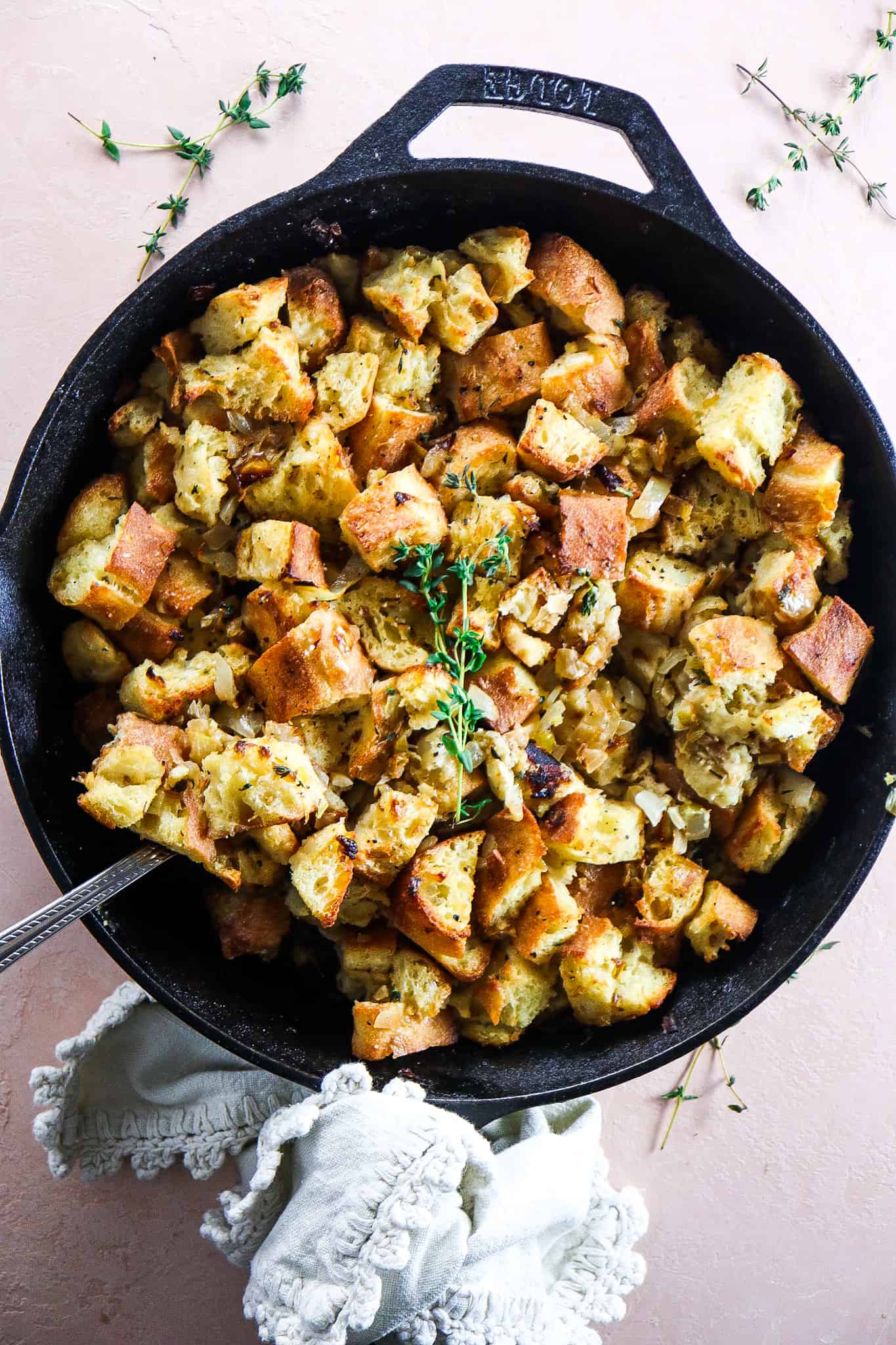 Crispy Skillet Thanksgiving Stuffing Recipe - Tipps in the Kitch