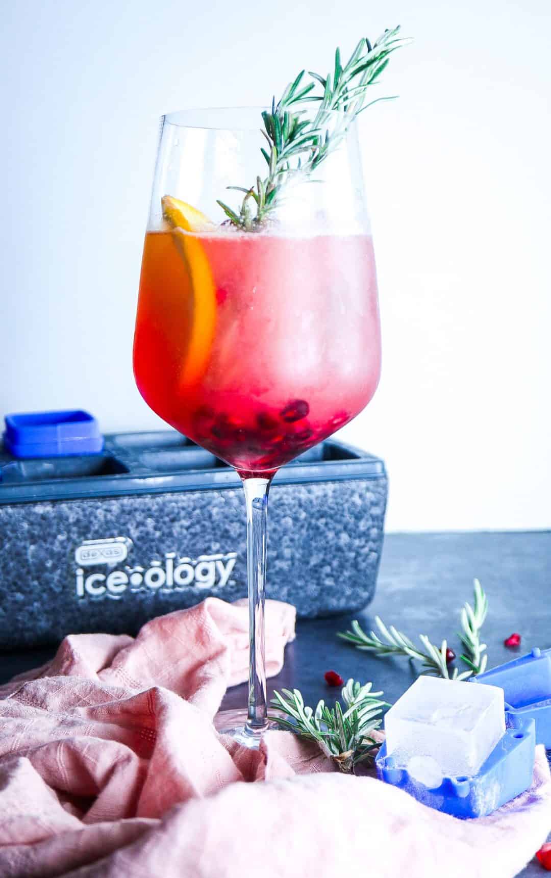 Orange Pomegranate Mocktail - Tipps in the Kitch