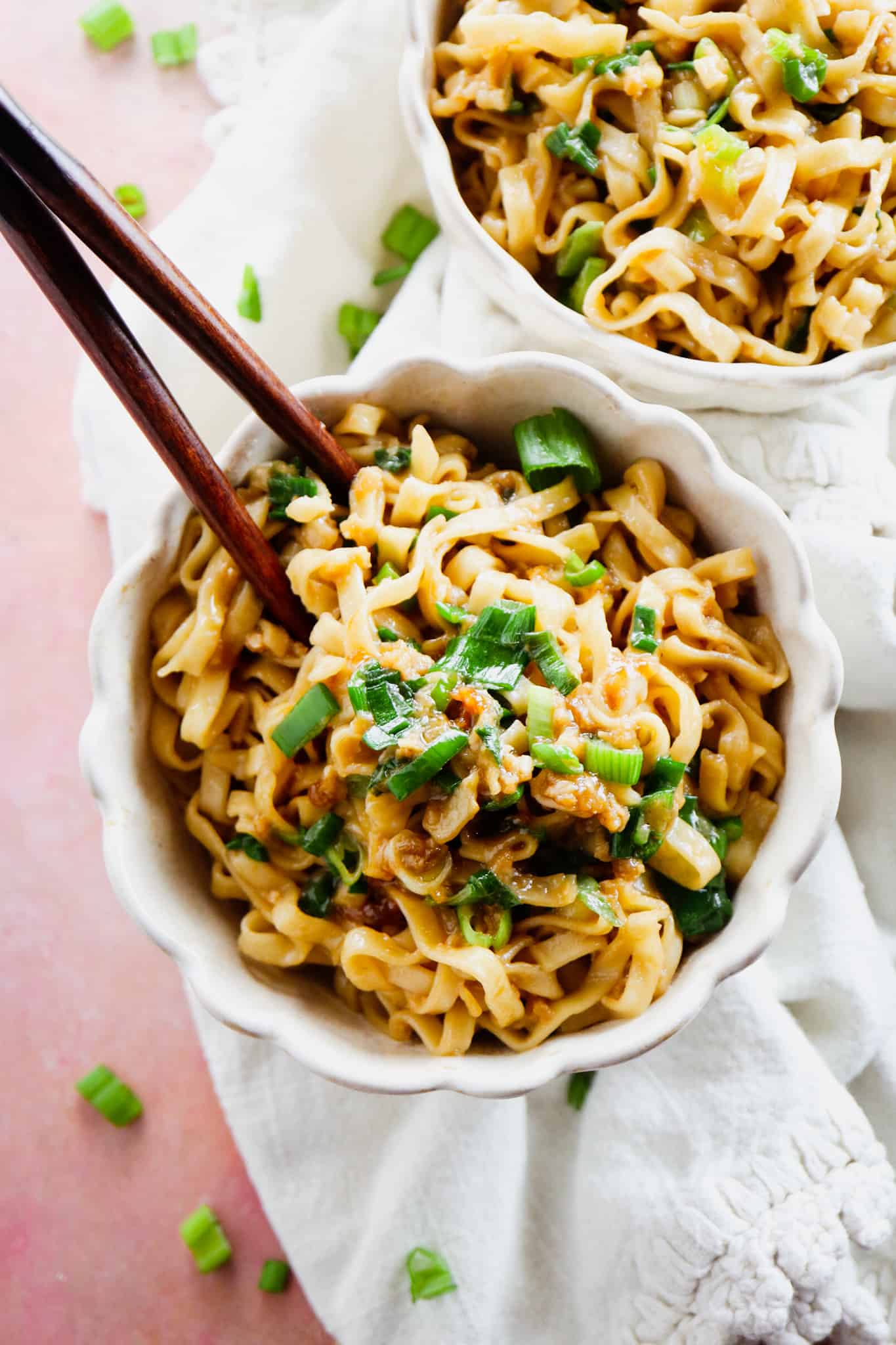 Easy Asian Garlic Noodles - Tipps in the Kitch