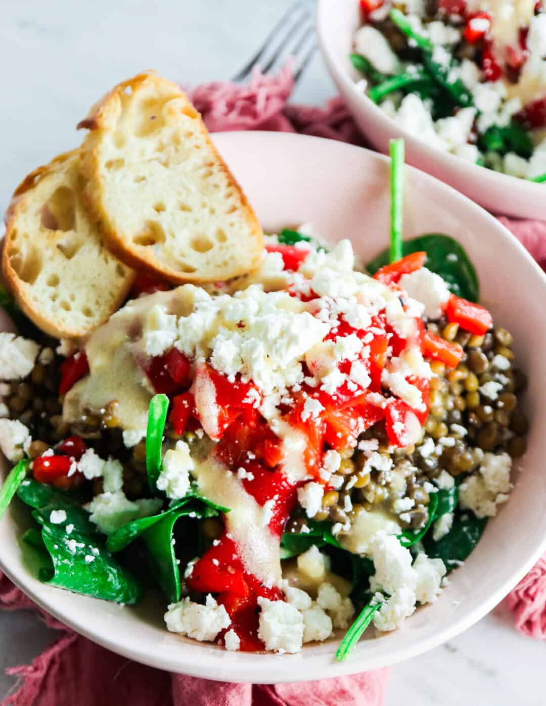 Spinach Lentil Salad with Roasted Red Peppers and Feta - Tipps in the Kitch